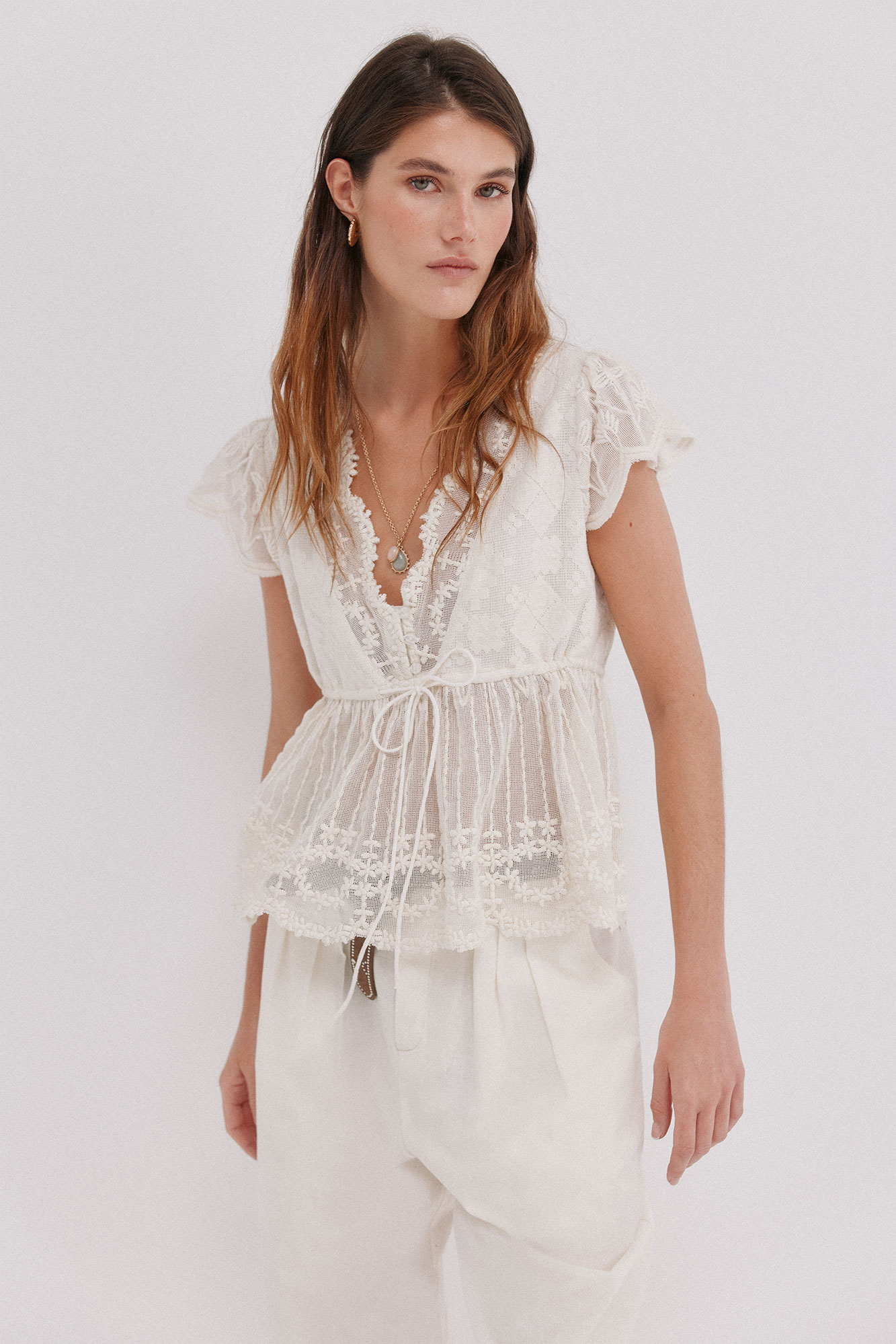 Greta. Top bordado | Camisetas y tops de mujer | Hoss Intropia