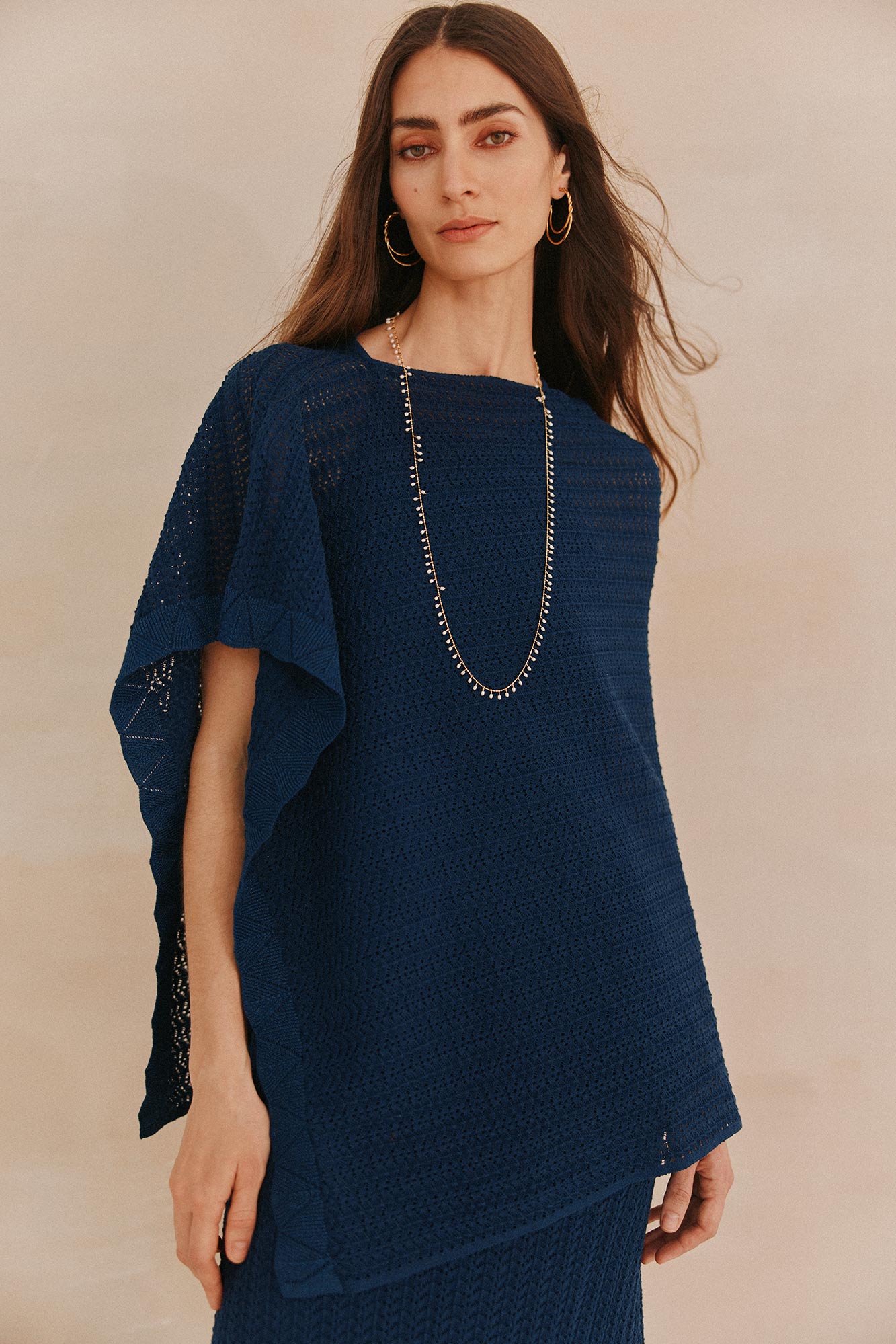 Susana. Capa de malha. | Écharpes de seda de mulher | Hoss Intropia